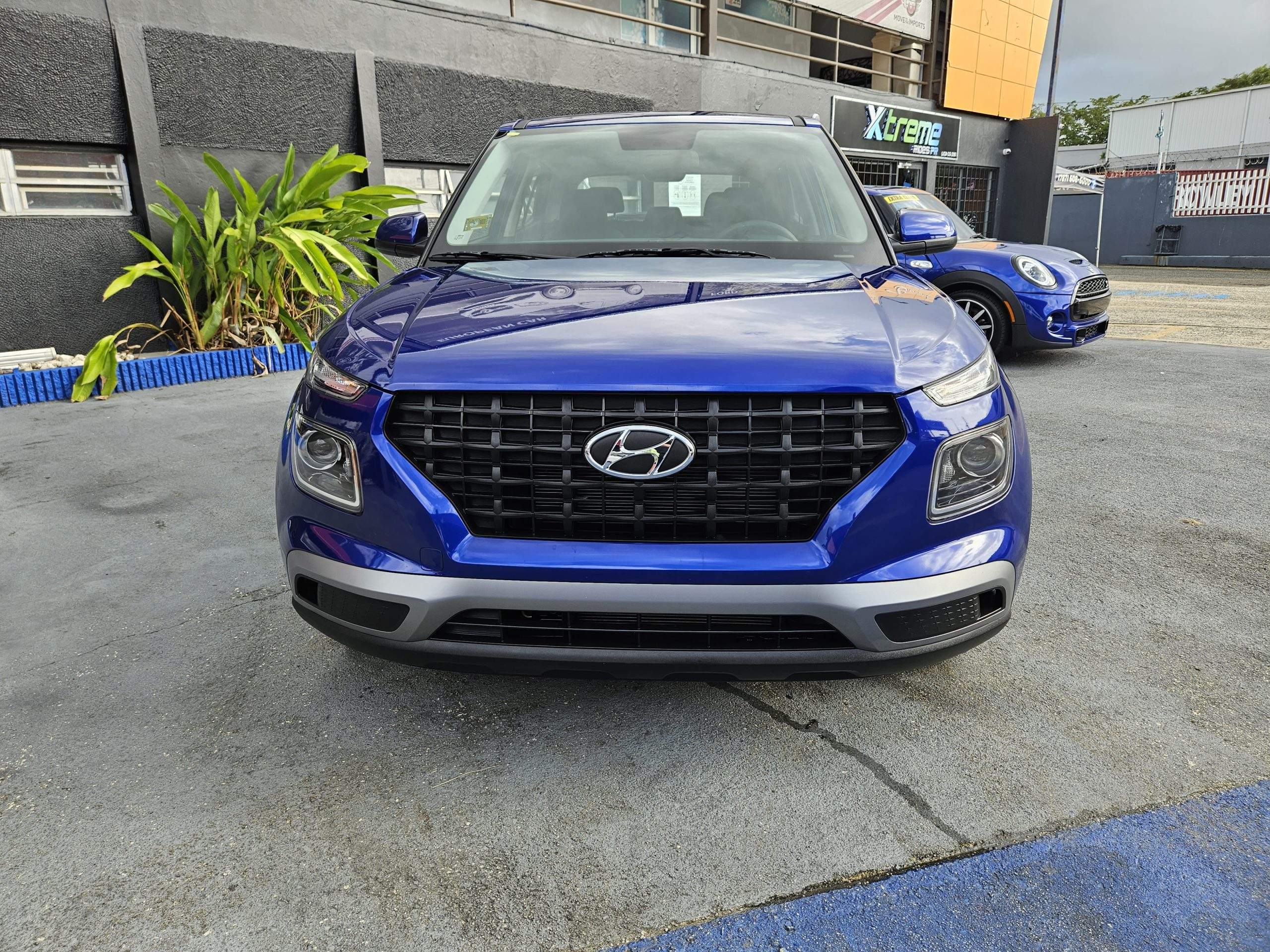 2022 Hyundai Venue SE (Azul) - Move Motion Automotive Imports