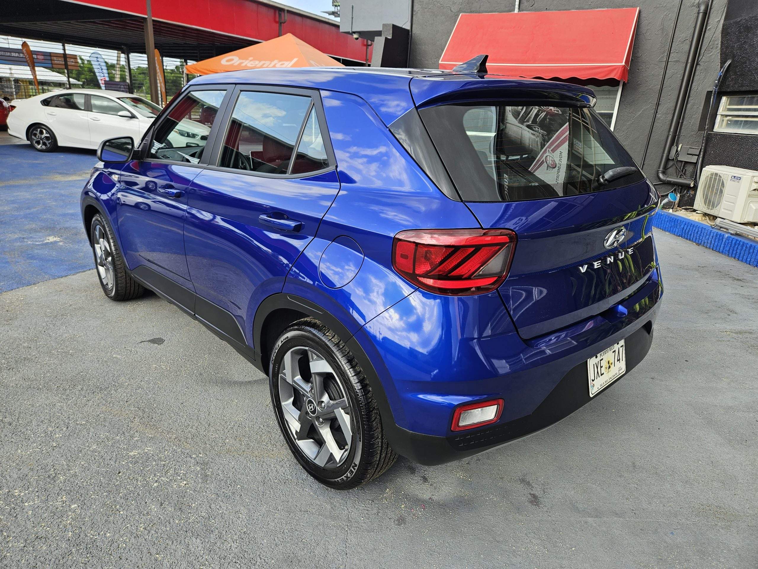 2022 Hyundai Venue SE (Azul) - Move Motion Automotive Imports